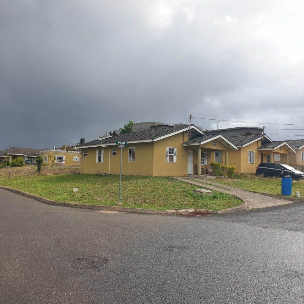 STONEBROOK VISTA BUNGALOW - Complete Realty Solutions